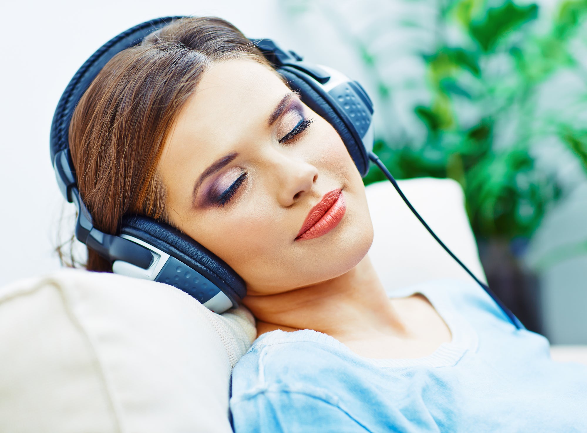 The Impact of Technology on Sleep | Latex For Less